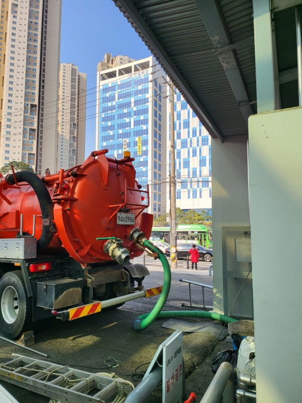 LPG 30톤 저장탱크 굴착검사 > 2022 공사실적 | 그누보드5